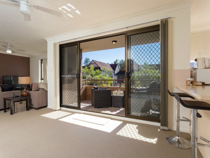 2/11 Mahina Street, Wishart, Qld 4122 - Property Details
