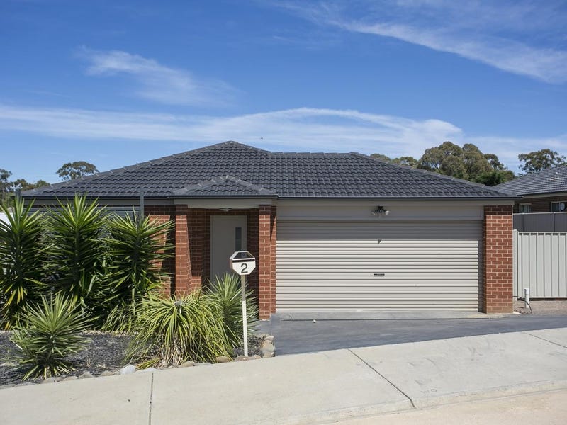 2 Oakes Place, Golden Square, VIC 3555 - realestate.com.au