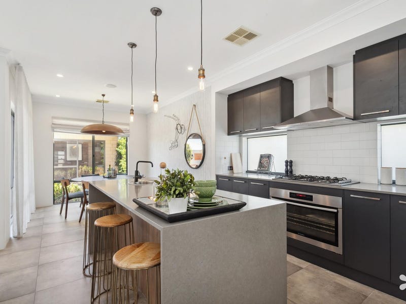 11 Bromsgrove Street, Wellard, WA 6170 - Property Details