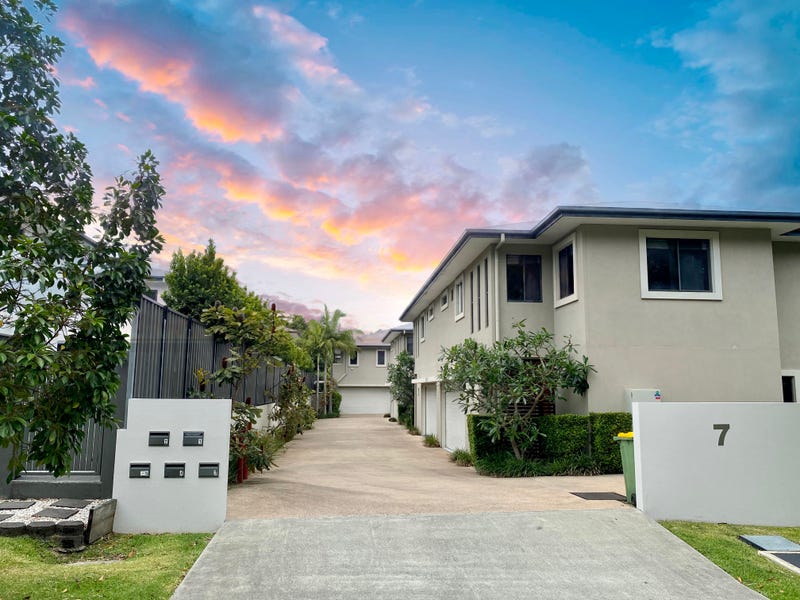 4/7 Blake Street, Southport, Qld 4215 - Property Details