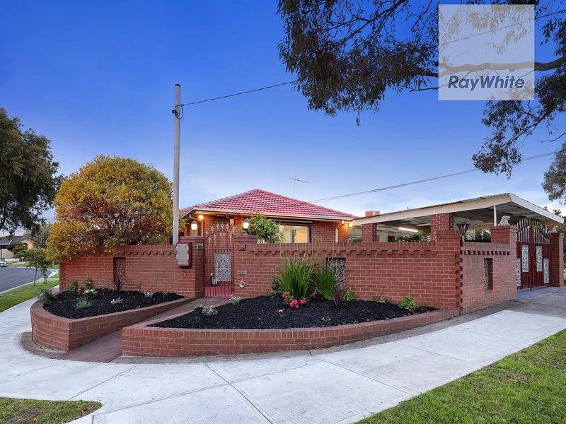 18 Dunfield Drive, Gladstone Park, VIC 3043 - realestate.com.au