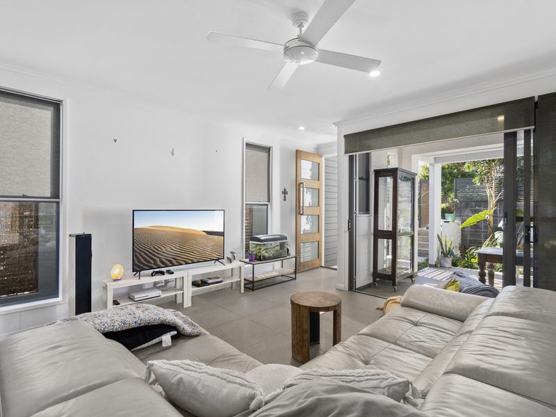 21 The Crestway, Robina, Qld 4226 - Property Details