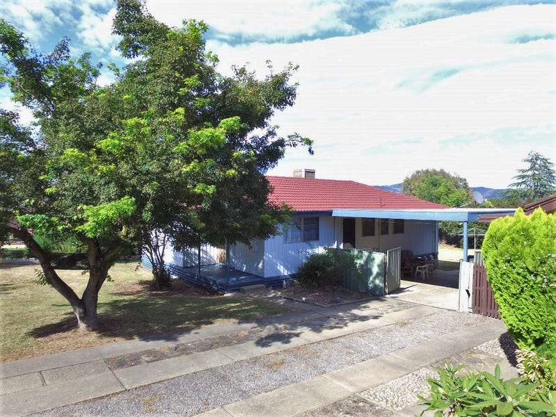 7 Woodside Court, Myrtleford, Vic 3737 - Property Details