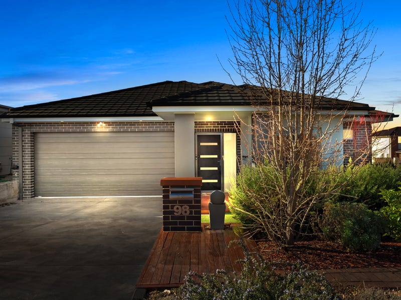 98 Greg Urwin Circuit, Casey, ACT 2913 - Property Details