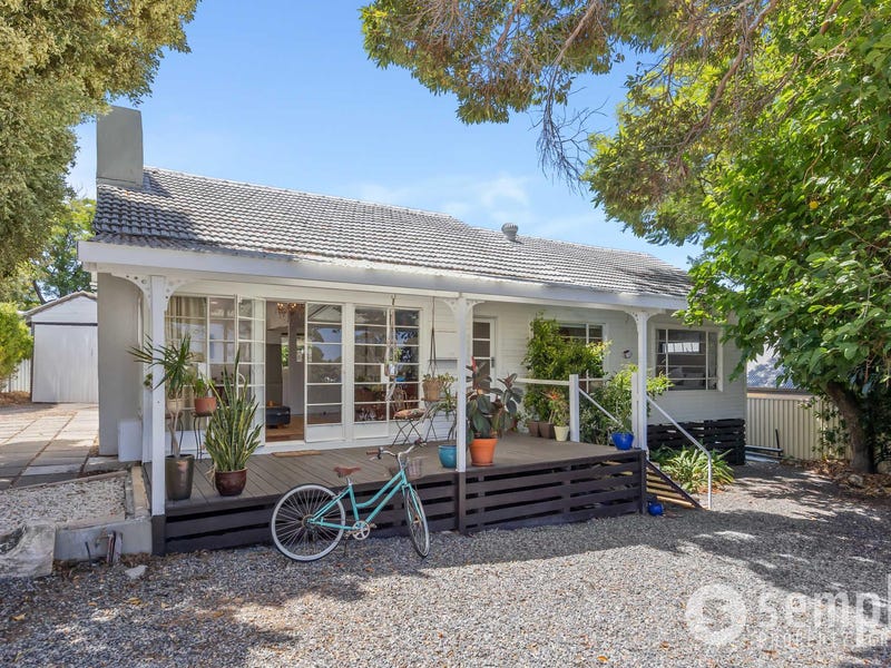 4 Winterfold Road, Hilton, WA 6163 - Property Details