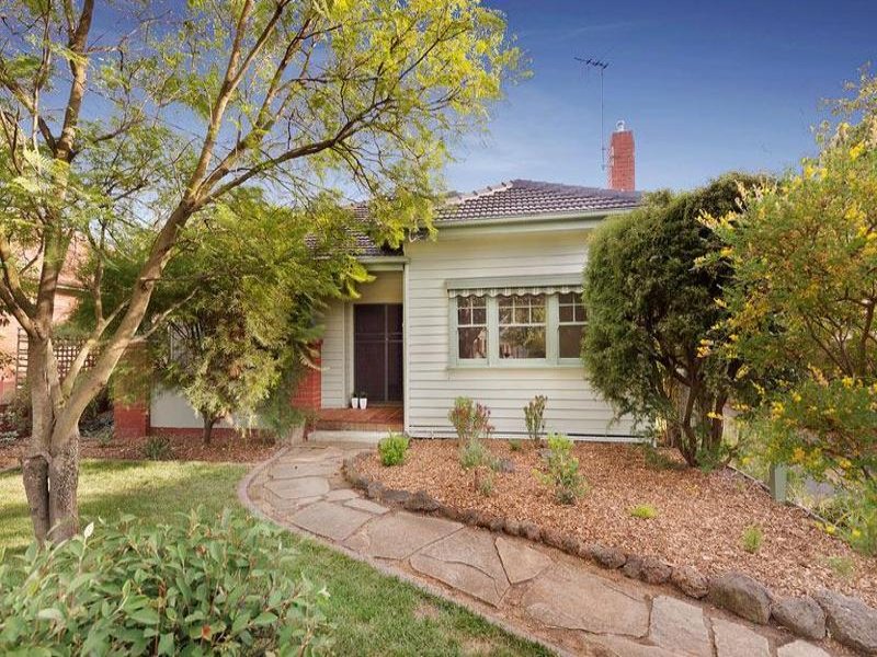 18 Calembeena Avenue, Hughesdale, VIC 3166 - realestate.com.au