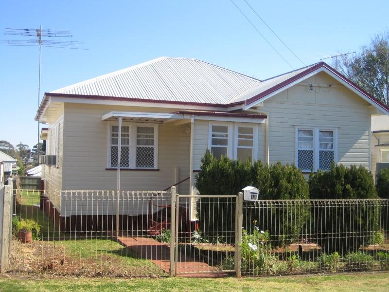 1A Peardon Street, South Toowoomba, QLD 4350 - realestate.com.au