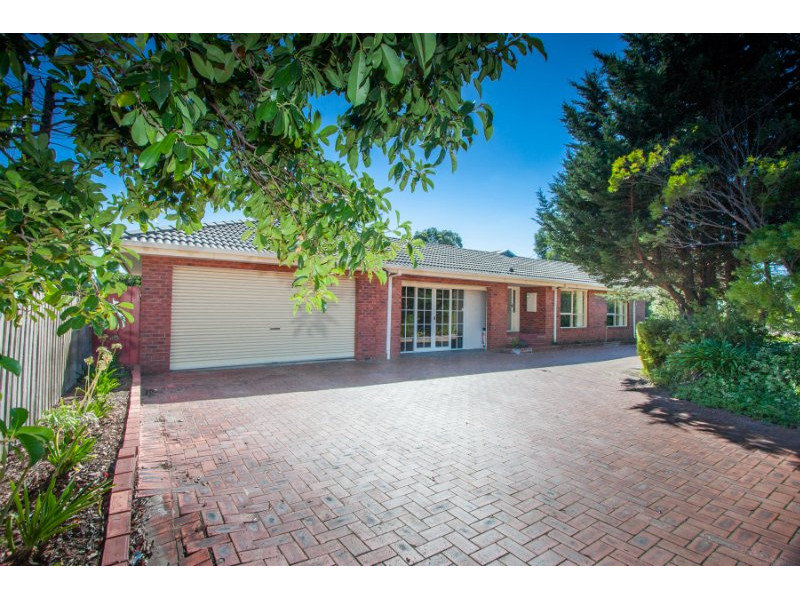 33 Rose Boulevard, Lancefield, Vic 3435 - Property Details