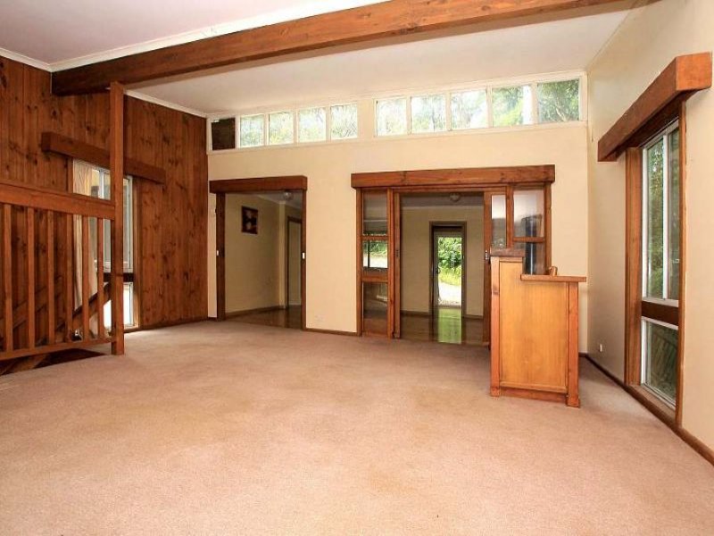 8 Nicholson Street, Olinda, Vic 3788 - Property Details