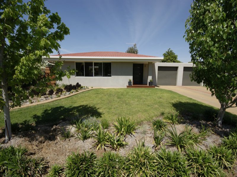 7 Warren Drive, Deniliquin, NSW 2710 - realestate.com.au