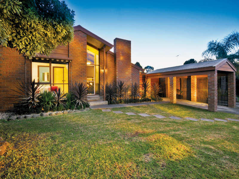 11 Hedline Place, Macleod, Vic 3085 - Property Details