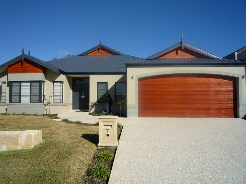 7 Howe Street, Beeliar, WA 6164 - Property Details