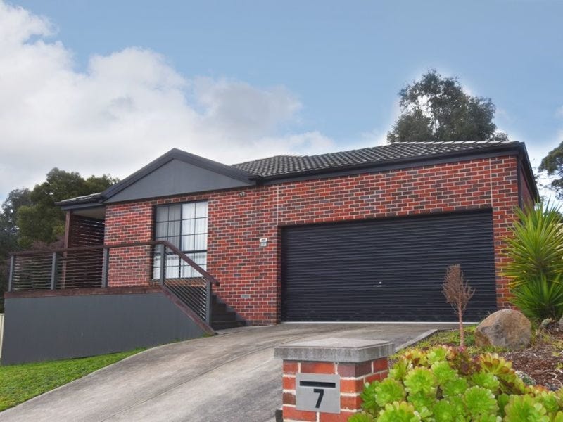 7 Redwood Court, Mount Helen, VIC 3350 - realestate.com.au