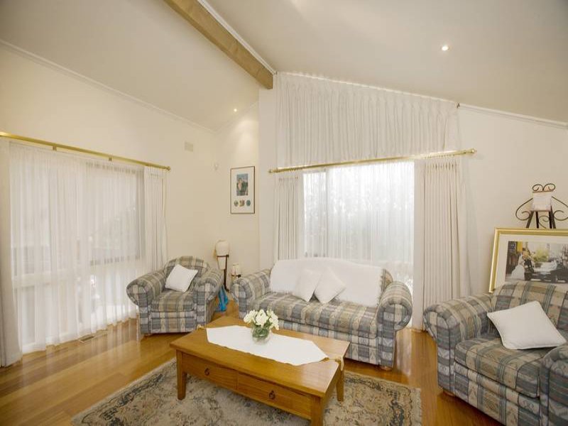 10 Hamilton Close, Endeavour Hills, VIC 3802 - realestate.com.au