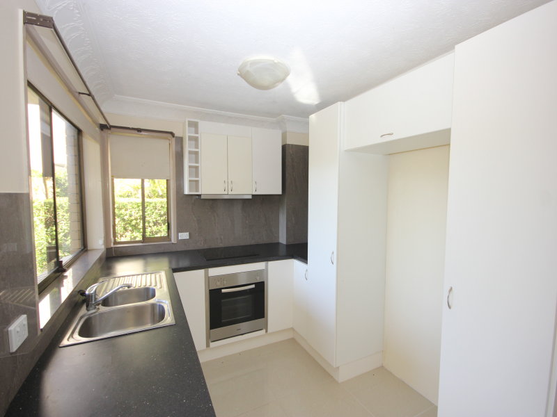 1/4 Broad Street, Labrador, Qld 4215 - realestate.com.au