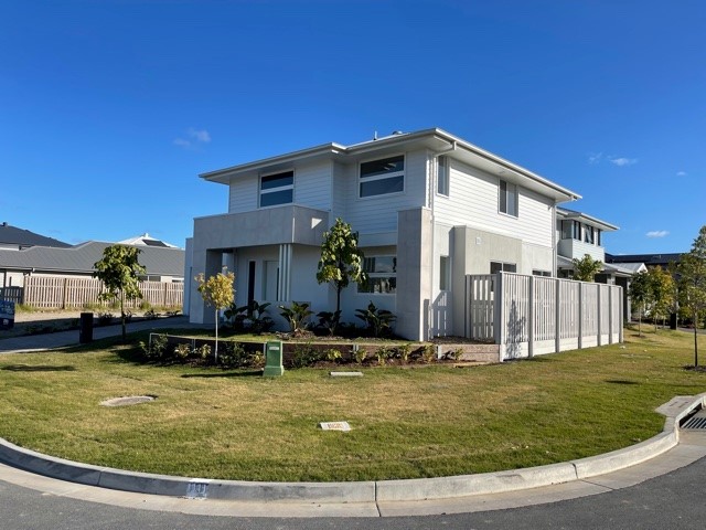 8 Fern Court, Helensvale, QLD 4212 - realestate.com.au