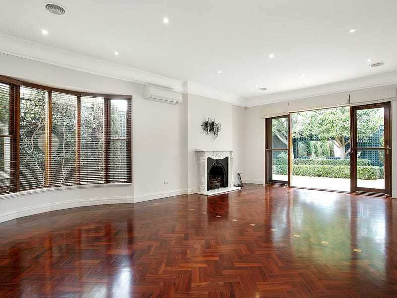 8 Victoria Street, Brighton, VIC 3186 - realestate.com.au
