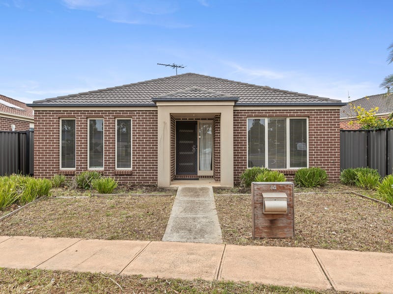 74 Innisfail Drive, Point Cook, VIC 3030 - realestate.com.au