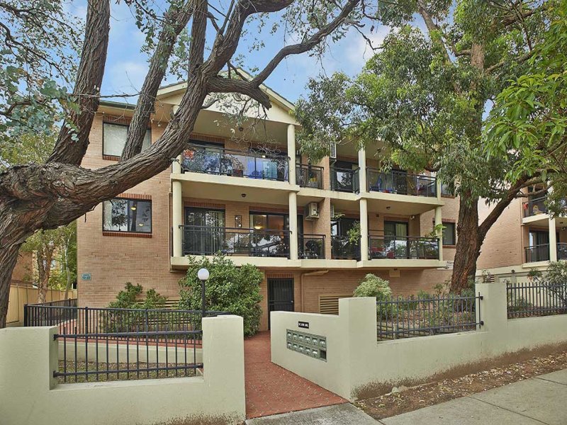 13/8-12 Alexandra Avenue, Westmead, NSW 2145 - Property Details
