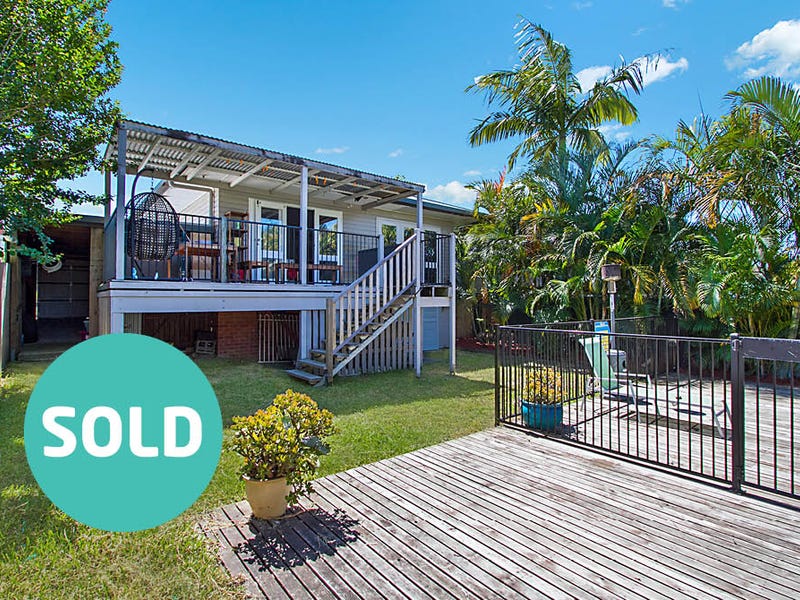 7 Vernon Avenue, Labrador, Qld 4215 - Property Details