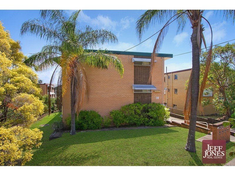 2/10 Raby Road, Coorparoo, Qld 4151 - Property Details