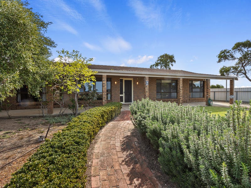 7 Thomas Street, Stansbury, SA 5582 - Property Details