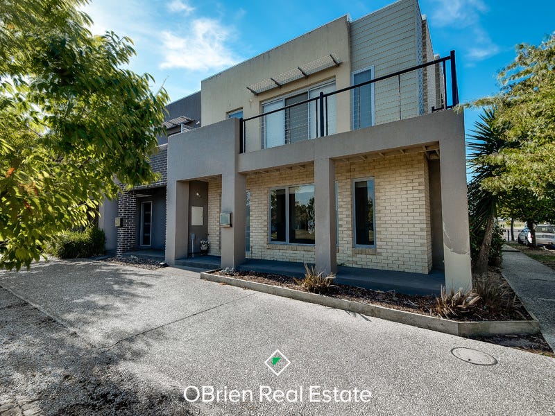 14 Stonebridge Lane, Pakenham, Vic 3810 - Property Details