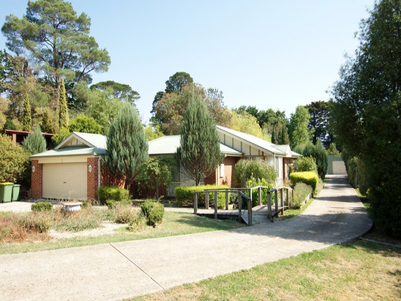 72 Braeside Drive, Launching Place, VIC 3139 - realestate.com.au