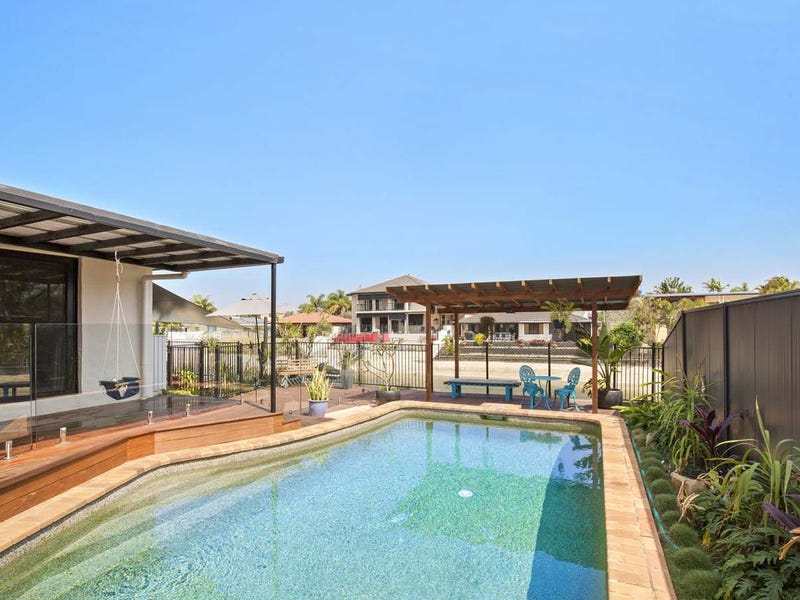 9 Flamingo Key, Broadbeach Waters, QLD 4218 - realestate.com.au