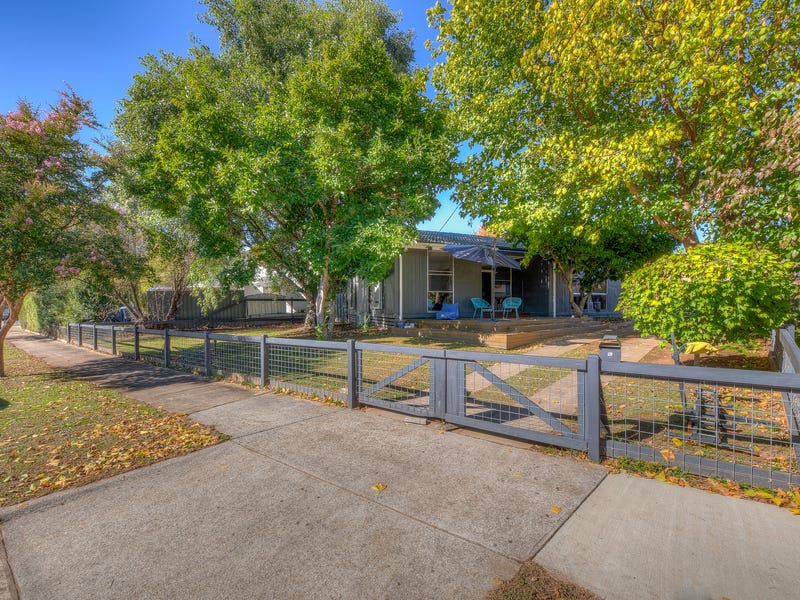 2 Thompson Street, Bright, Vic 3741 - Property Details