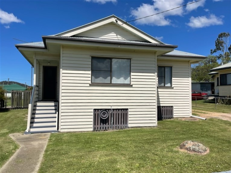 3 Thorpe Street, Stanthorpe, QLD 4380 - realestate.com.au