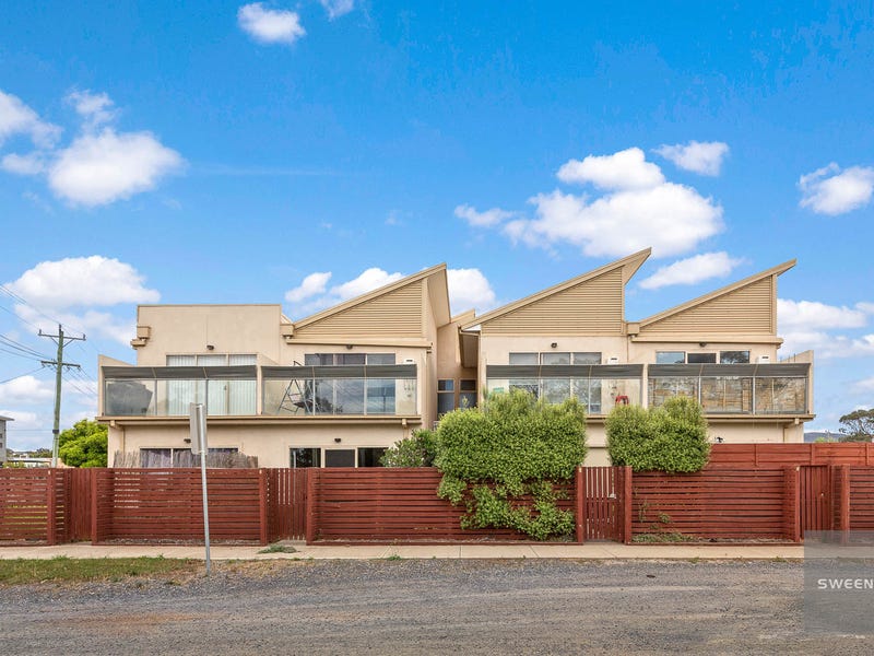 7/38 Somerton Court, Darley, Vic 3340 - Property Details