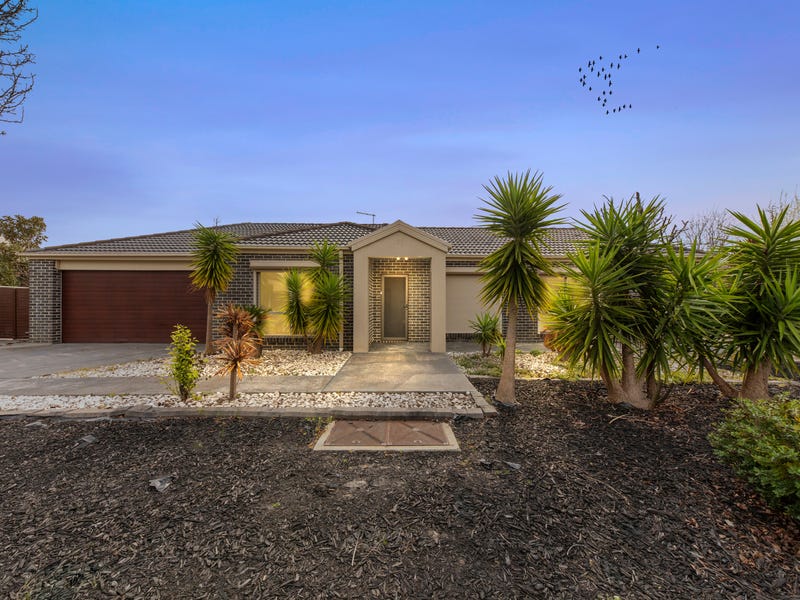 17 Joseph Banks Drive, Pakenham, Vic 3810 - Property Details