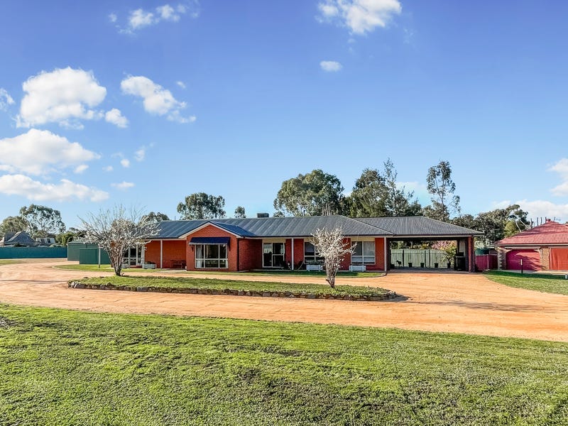 1 Cooper Grove, Strathfieldsaye, Vic 3551 - Property Details