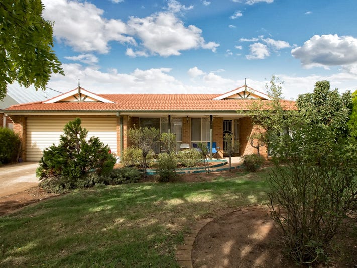 2 Deanswood Place, Brookfield, VIC 3338 - realestate.com.au