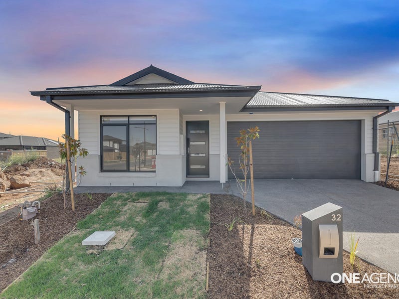 32 Basin Street, Fraser Rise, VIC 3336 - realestate.com.au