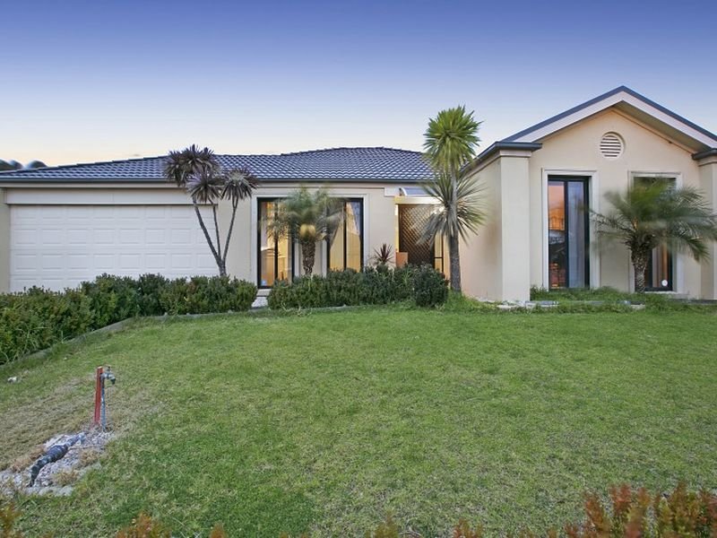8 Hadley Circuit, Narre Warren South, VIC 3805 - realestate.com.au