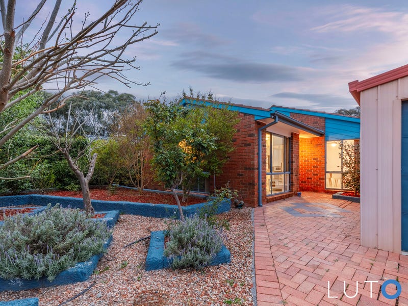 8 Hollis Place, Gordon, ACT 2906 - Property Details