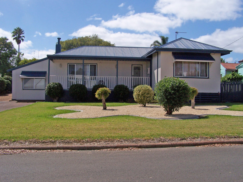 8 Finch Street, Manjimup, WA 6258 - realestate.com.au