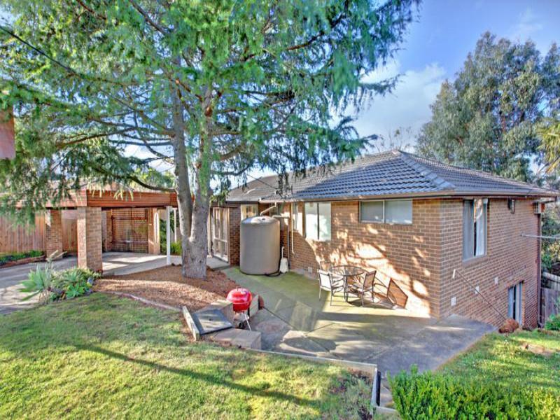 11 Hyton Cres, Croydon, VIC 3136 - realestate.com.au