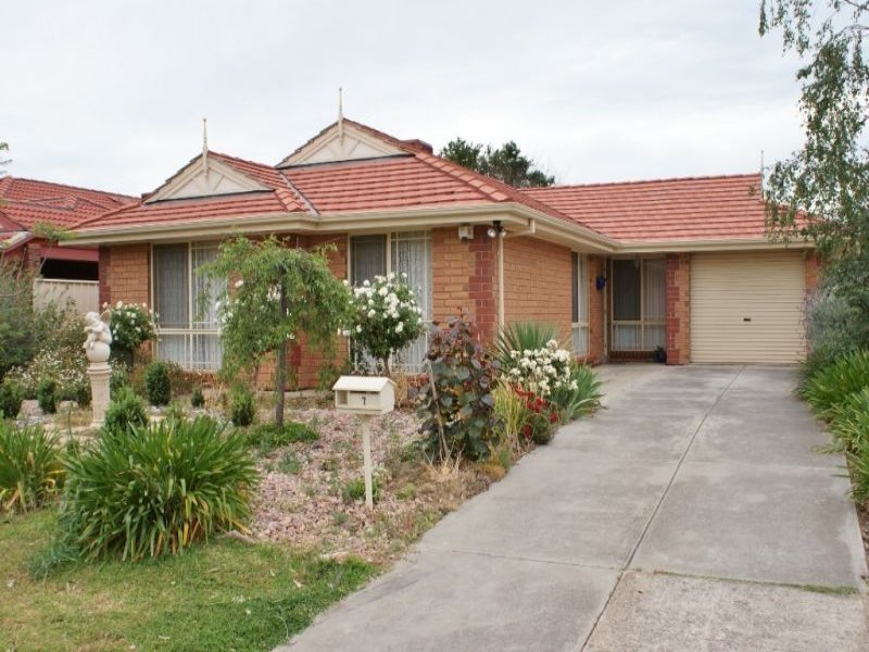 7 Springwood Avenue, Parafield Gardens, SA 5107 - realestate.com.au