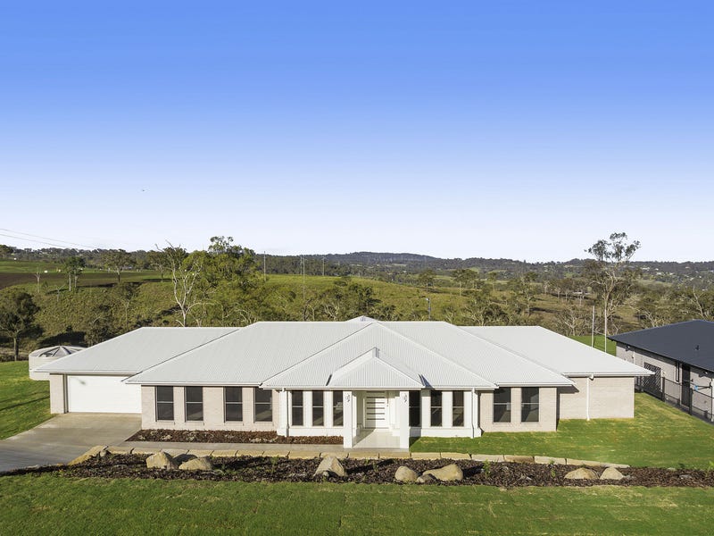 9 Silverleaf Avenue, Mount Rascal, QLD 4350 - realestate.com.au