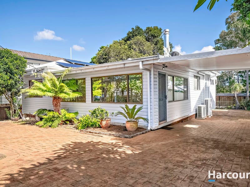 17 Lake Road, Fennell Bay, NSW 2283 - realestate.com.au