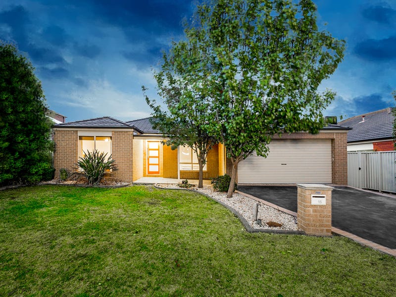 15 Cardiff Grove, Cranbourne East, VIC 3977 - realestate.com.au