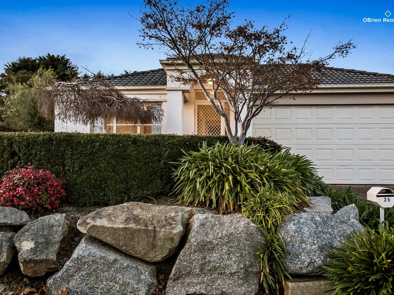 35 Fieldstone Boulevard, Beaconsfield, VIC 3807 - realestate.com.au