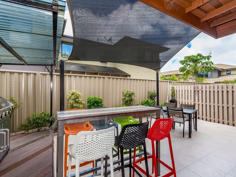 2/12 Gordon Street, Labrador, Qld 4215 - Property Details