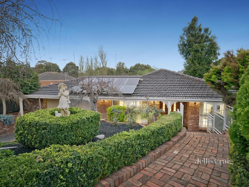 38 Oakpark Drive, Chadstone, Vic 3148 - Property Details