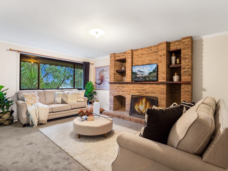 8 Mayfair Drive, Ferntree Gully, VIC 3156 - realestate.com.au