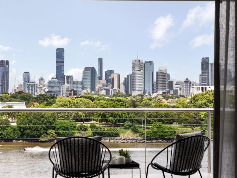 10 Aaron Avenue, Hawthorne, Qld 4171 - Property Details