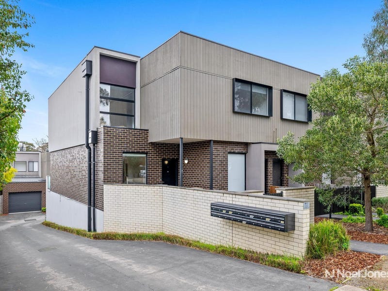 31 Cambridge Road, Mooroolbark, Vic 3138 - Property Details